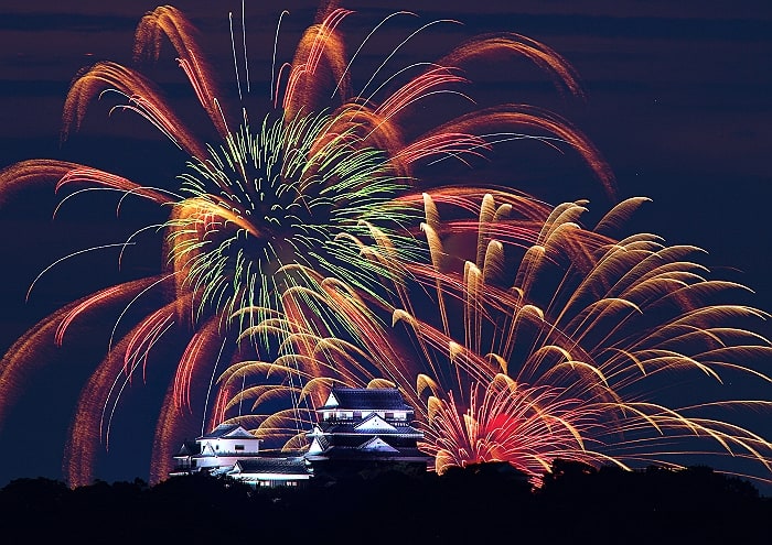 Enjoy a weekend of spas, fireworks and yukata in Matsuyama this August ...