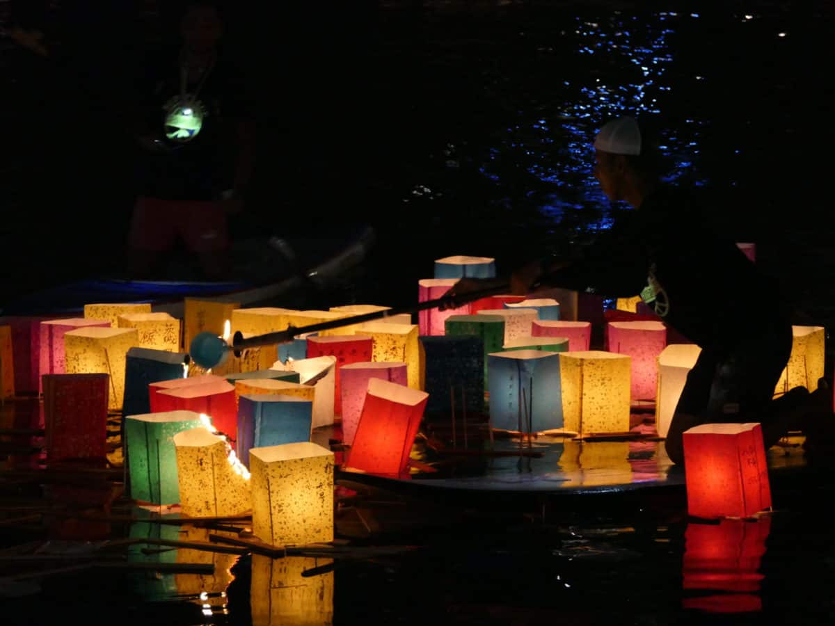Floating Lanterns in Peace Memorial Park | Get Hiroshima